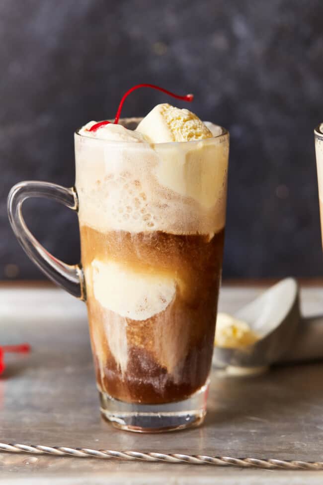Alcoholic Root Beer Float Recipe - The Cookie Rookie®