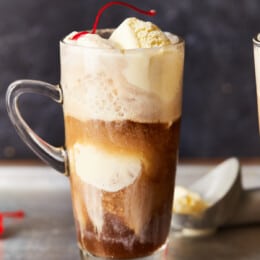 Alcoholic Root Beer Float Recipe - The Cookie Rookie®