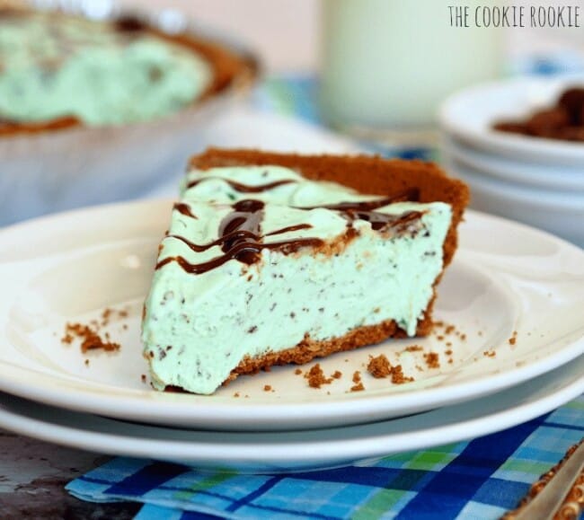 Easy Mint Chip Ice Cream Pie - The Cookie Rookie