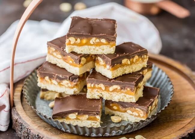 Snickers Cookies Bars Recipe + VIDEO - The Cookie Rookie