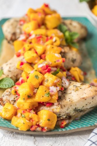 Sangria Chicken Recipe with Mango Salsa - The Cookie Rookie®