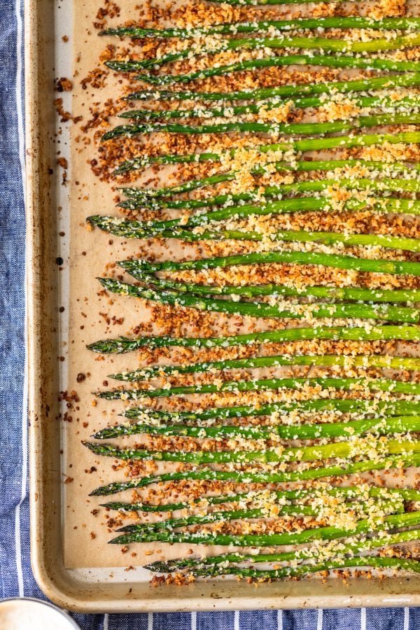 Crispy Garlic Roasted Asparagus (with Garlic Aioli) Recipe - The Cookie ...