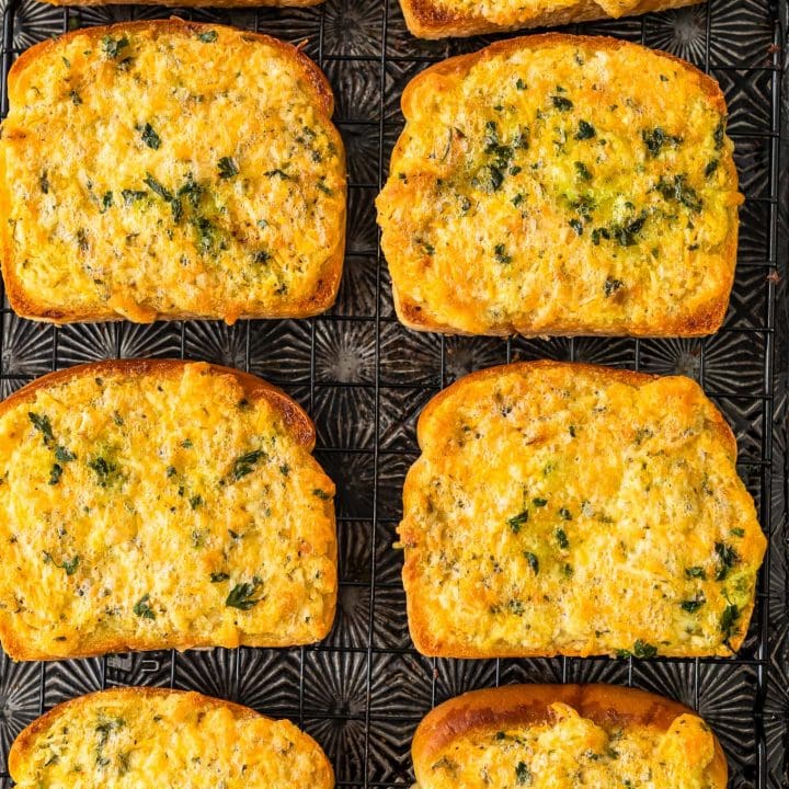 Cheesy Garlic Bread {Texas Toast Garlic Bread} - VIDEO!!!