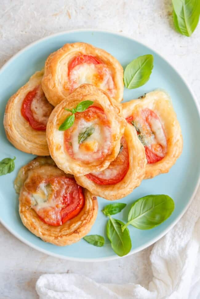 Mini Caprese Tarts Recipe - The Cookie Rookie®