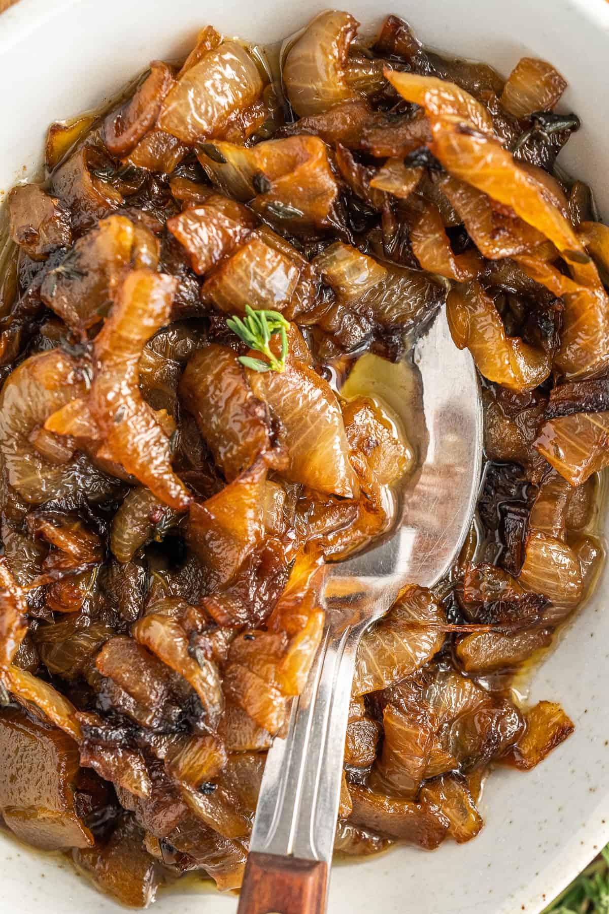 Caramelized Onions (How to Caramelize Onions) - The Cookie Rookie®