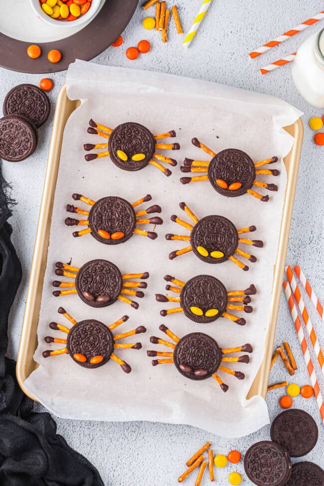 Oreo Spiders Recipe - The Cookie Rookie®