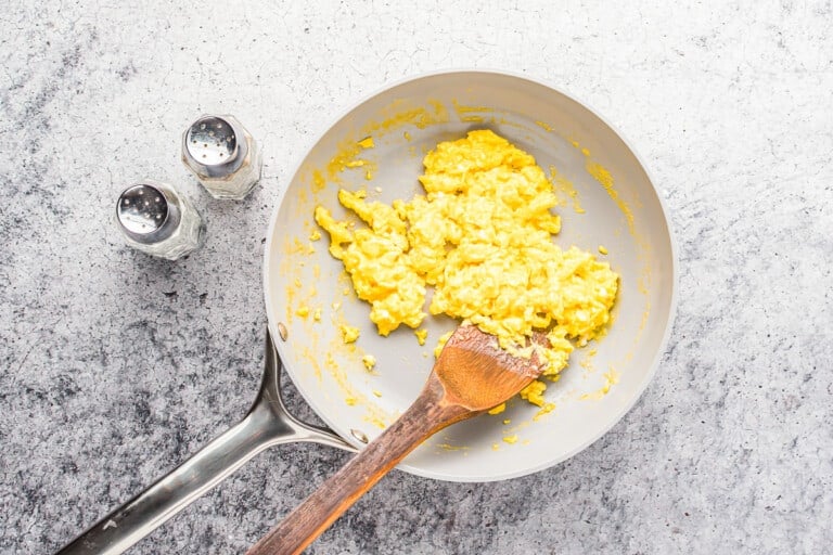 How to Make Scrambled Eggs (4 Ways) - The Cookie Rookie®