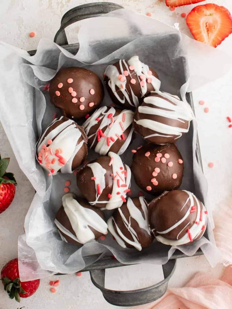 Strawberry Truffles Recipe - The Cookie Rookie®