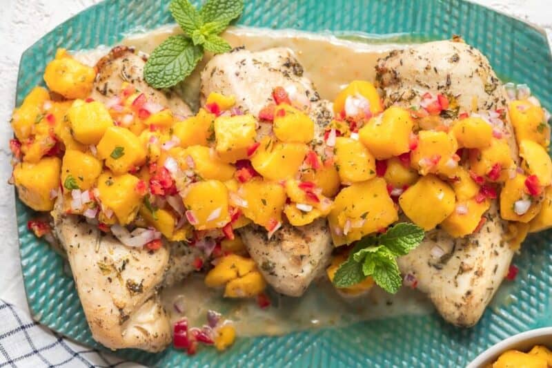 Sangria Chicken Recipe with Mango Salsa - The Cookie Rookie®