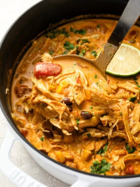 Skillet Chicken con Queso Recipe - The Cookie Rookie